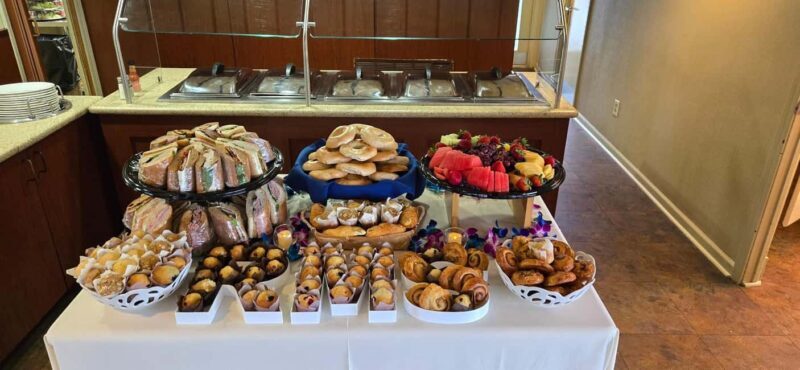 Peekskill: Hudson River Fall Foliage Brunch Cruise - Key Points