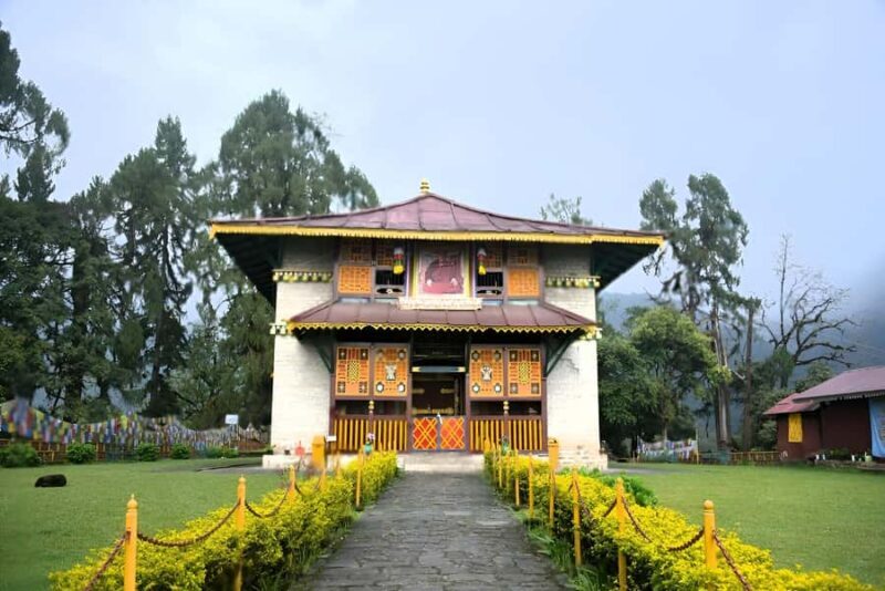 Pelling: Yuksom Full-Day Guided Trip with Hotel Pickup - Key Points