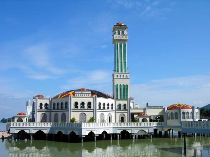 Penang: Batik, Floating Mosque, and Beach Tour - Key Points