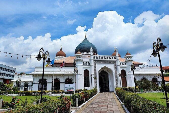 Penang City Tour with Trishaw Ride & Upside Down Museum(5 Hour) - Frequently Asked Questions