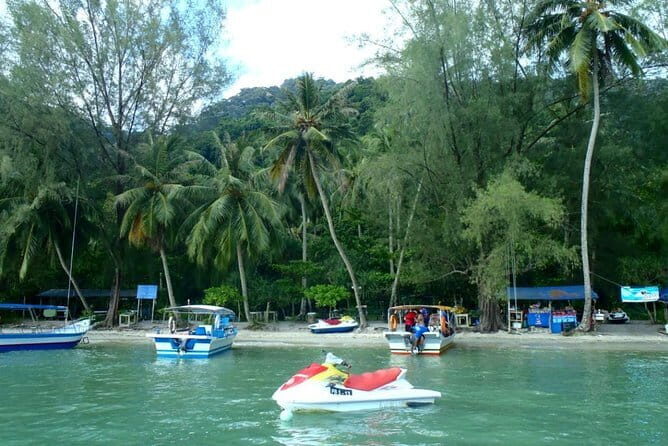 Penang Islands Yacht Cruise with F&B for Full Day - Key Points