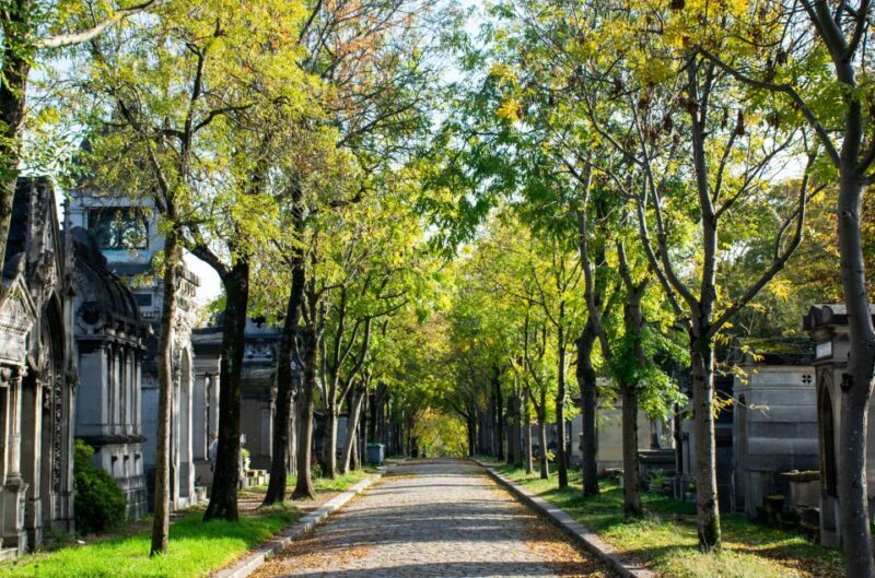 Père Lachaise Cemetery: A Stroll Through Immortal History - Practical Tips for Travelers