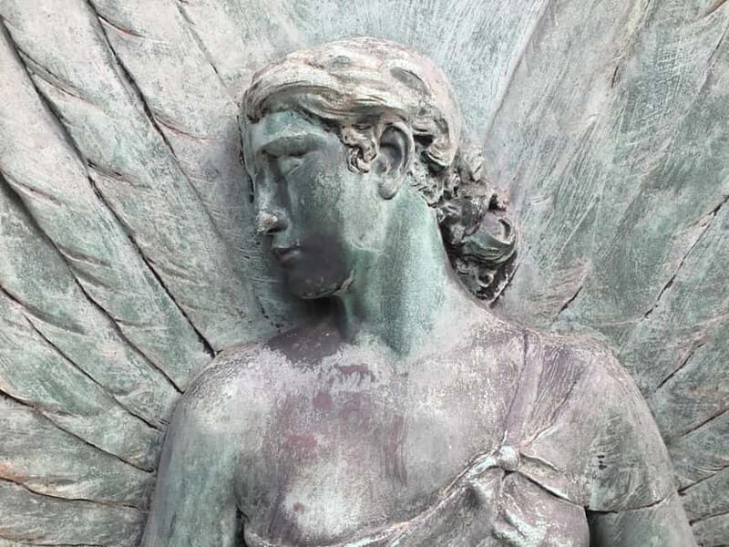 Père-Lachaise in Paris: tours in French - Key Points