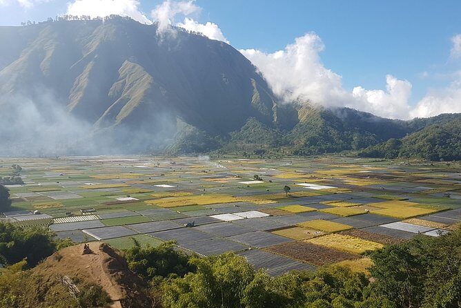 Pergasingan Hill 1.700masl (2D/1N Easy Trekk) - Getting There and the Journey to Sembalun
