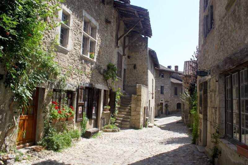Pérouges: Private Guided Tour of the Medieval Village - Who Should Consider This Tour?