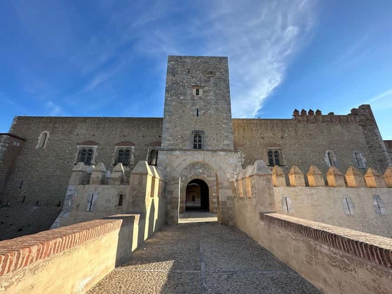 Perpignan: 2-hour Best Intro Walking Tour with a Local - Why the Small Group Matters