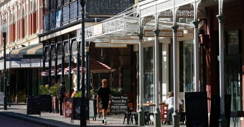 Perth & Fremantle Tour with Scenic Swan River Cruise - Key Points