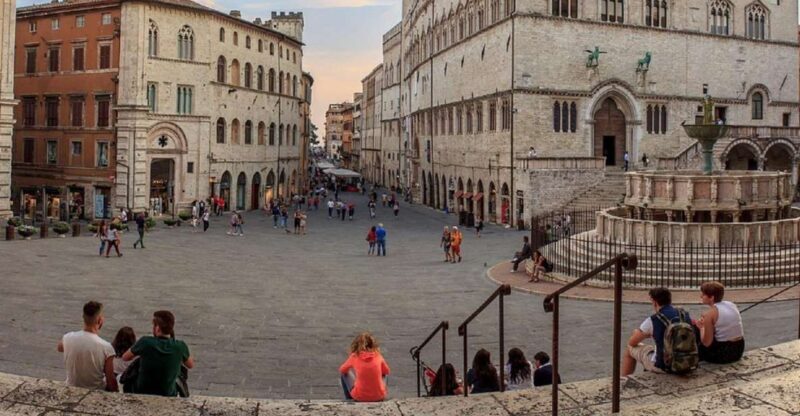 Perugia 2Hour Small Group Walking Tour - Key Points