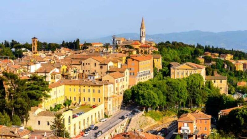 Perugia Guided Tour + Lunch + Perugina chocolate house tour - Key Points