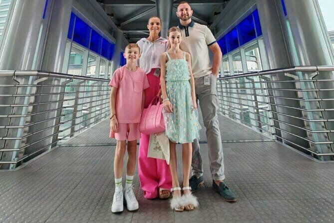 Petronas Twin Towers Skybridge & Dining Tour with Local Host - Starting at the Petronas Twin Towers: An Architectural Feat