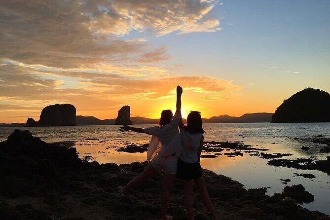 Phi Phi and 4 Islands sunset tour plus BBQ Dinner and Plankton - The Itinerary: What to Expect