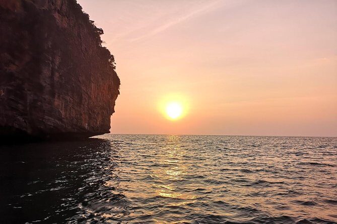 Phi Phi Don & Phi Phi Leh Sunset Trip by Arisa Speed Boat - Introduction: A Speedy, Scenic Tour of the Phi Phi Islands