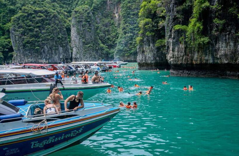 Phi Phi: Early Morning Speed Boat to Maya Bay - A Practical Look at the Tour