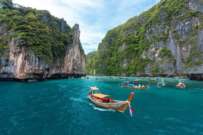 Phi Phi Island Day Trip by Premium Catamaran - Key Points