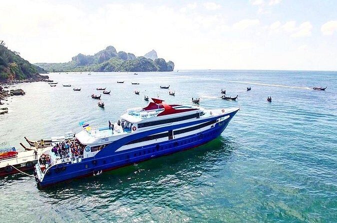 Phi Phi Island Tour by Big Boat & Speed boat by Royal Jet Cruiser(Premium Class) - Who Will Love This Tour?