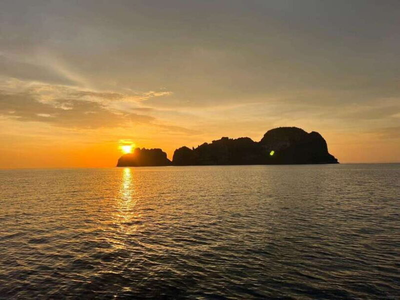 Phi Phi: Sunset and Plankton by Speed Boat with Snorkeling - What Does the Tour Include and Exclude?