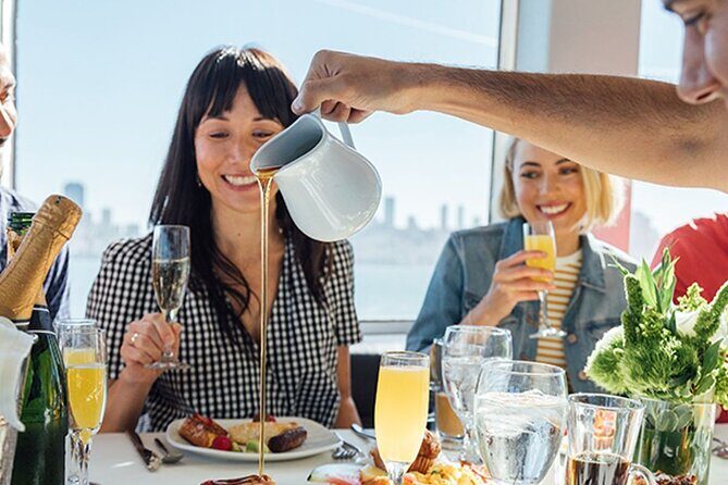 Philadelphia 2-Hour Brunch Cruise on the Delaware River - Entertainment and Atmosphere