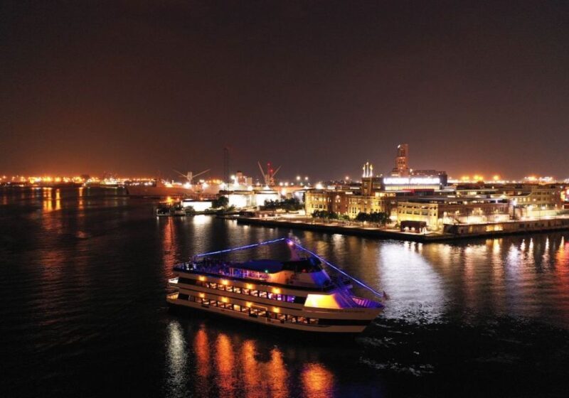 Philadelphia: Christmas Eve Gourmet Brunch or Dinner Cruise - The Experience in Detail