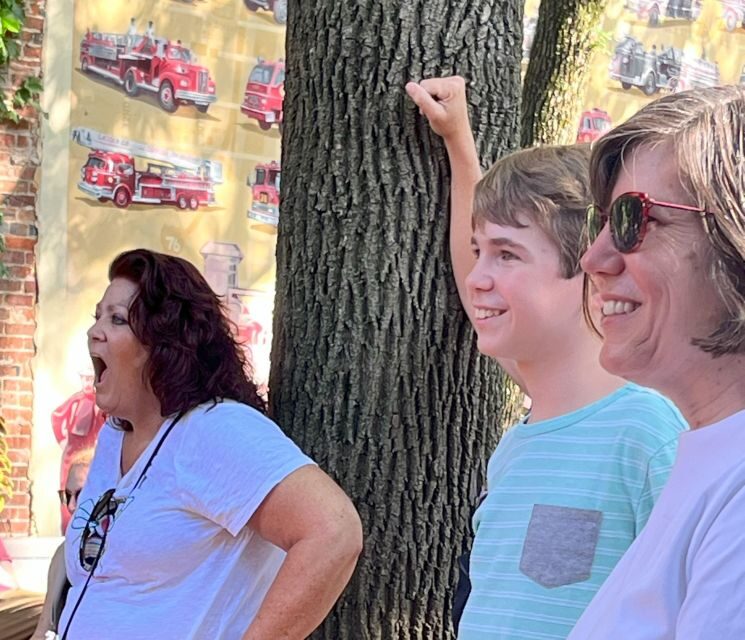 Philadelphia: Comedy Magic Walking Tour with a Guide - Exploring Philadelphia with a Magical Twist