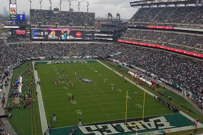 Philadelphia Eagles Football Game at Lincoln Financial Field - An In-Depth Look at the Experience