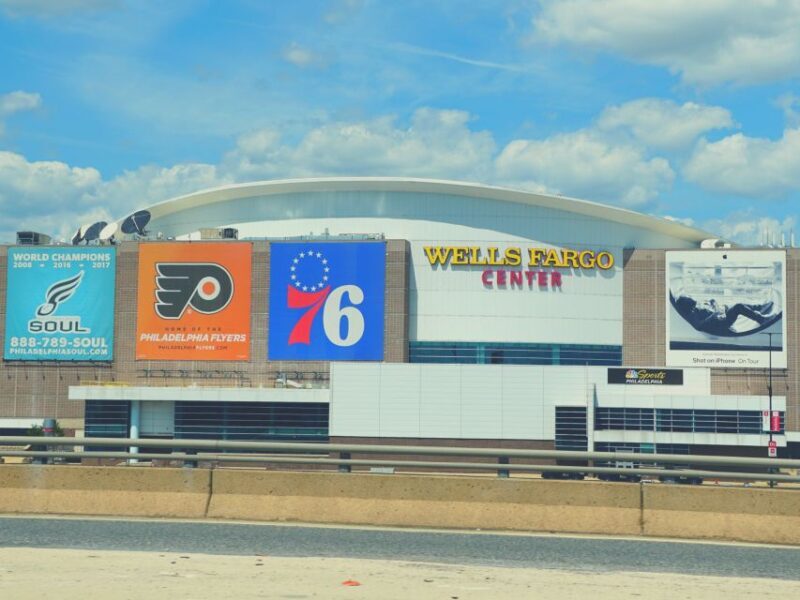 Philadelphia: Philadelphia 76ers Basketball Game Ticket - The Game Experience at Wells Fargo Center