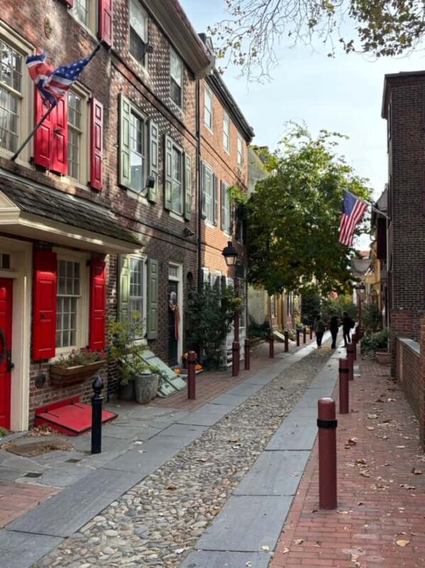 Philadelphia: Revolutionary Old City Walking Tour - Key Points