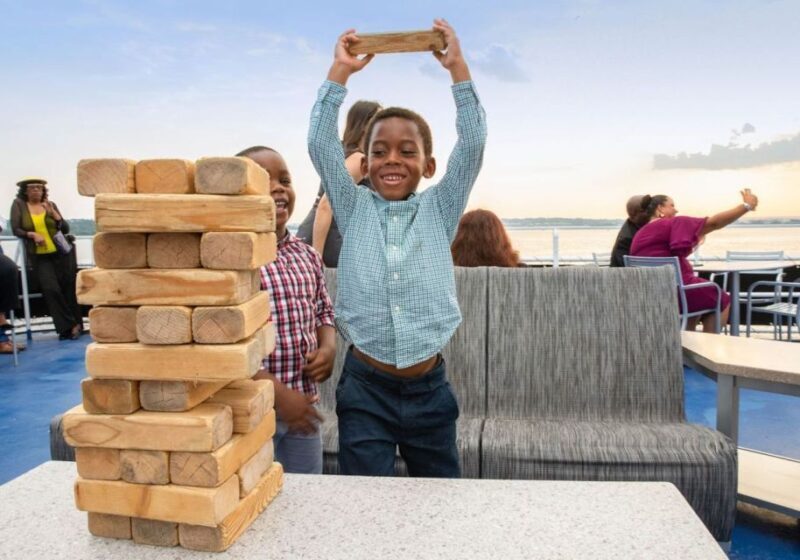 Philadelphia: Thanksgiving Early Dinner Cruise - FAQ