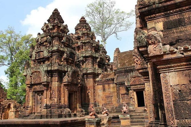 Phnom Kulen Waterfall & Banteay Srei Tour - Exploring Cambodias Hidden Gems: Phnom Kulen Waterfall & Banteay Srei Tour