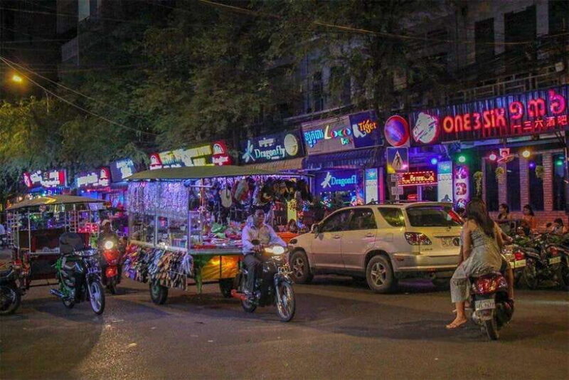Phnom Penh: 9 Exciting Spots Evening Tuk-Tuk Tour - Why This Tour Excels