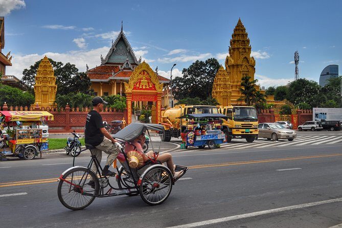 Phnom Penh city Tour by Cyclo - In-Depth Review of the Phnom Penh Cyclo Tour