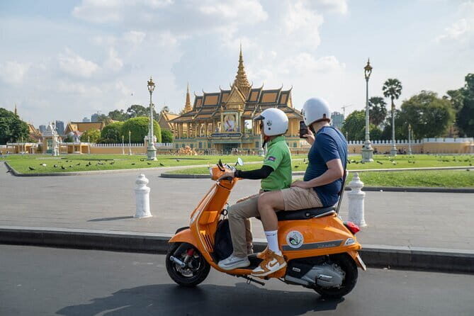Phnom Penh City Tour & Street Art By Vespa - Key Points