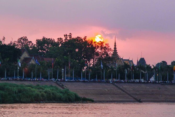 Phnom Penh Dinner Cruise - What Makes This Tour Special?