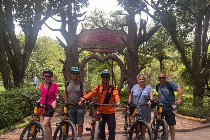 Phnom Penh full day tour. - Authentic Experiences and Authentic Guides