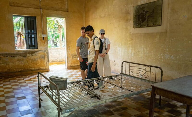 Phnom Penh Historical Sites Tour by Tuk Tuk - Key Points