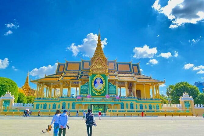 Phnom Penh Hop-on Hop-off Highlight Tour including Killing Fields - How this tour suits you