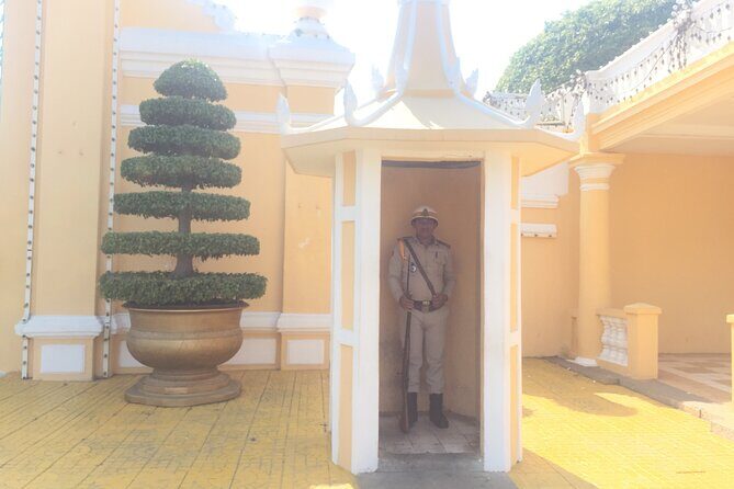 Phnom Penh killing field Private Tour - The Itinerary in Depth: What to Expect