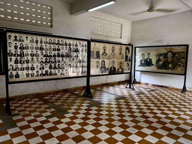 Phnom Penh: Killing Fields and Prison S21 Bus Tour - Itinerary Breakdown