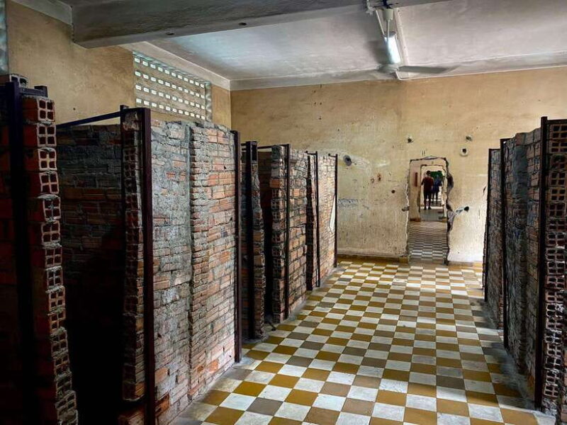 Phnom Penh: Killing Fields and Prison S21 Bus Tour - Who Should Consider This Tour?