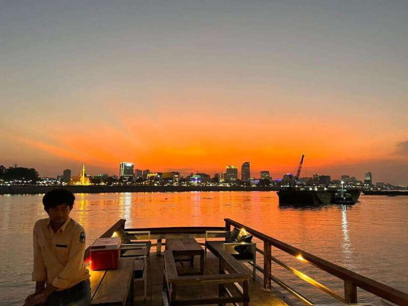 Phnom Penh: Mekong River Sunset Cruise with free flow drink - Why This Cruise Is a Great Choice