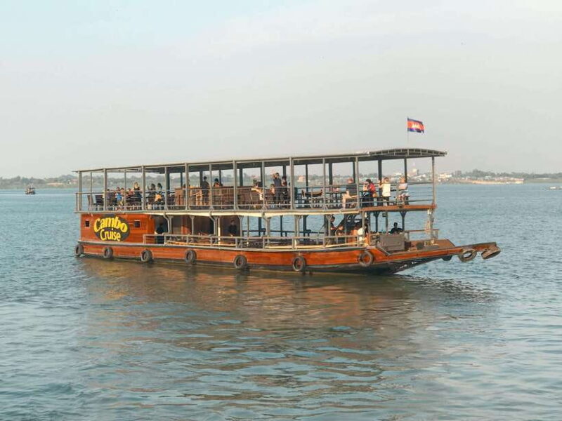 Phnom Penh: Mekong Sunset Dinner Cruise with Live Music - Authentic Experiences and Insights from Reviews