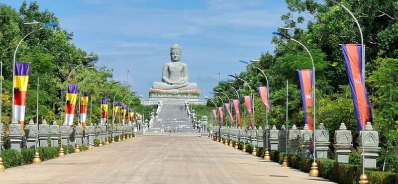 Phnom Penh: Oudong Mountain Day Trip with Lunch - The Journey Begins: Convenient and Comfortable Transit
