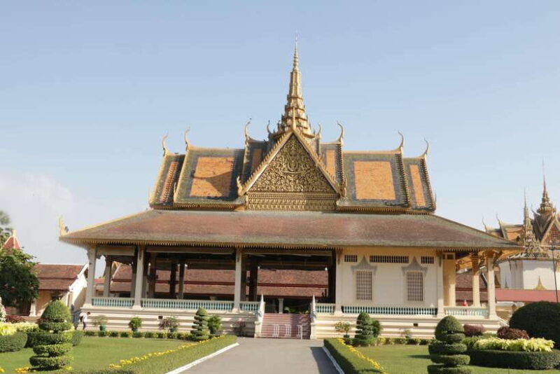 Phnom Penh Private Tour Local English Guides Driver - The Experience: What to Expect on Your Phnom Penh Day Tour