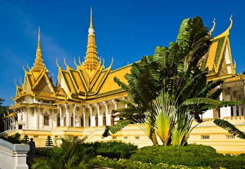 Phnom Penh Private Tour: Royal Palace, Silver Pagoda, S-21 - Why This Tour Excels