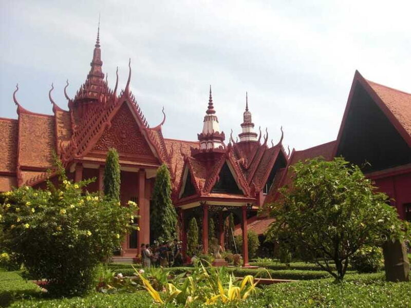 Phnom Penh: Private Walking Tour with a Local - A Closer Look at the Tour
