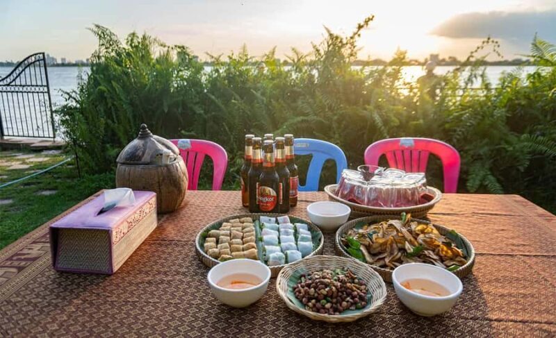 Phnom Penh Silk Island Sunset Bike Tour / E-Bike or Tuk Tuk - Key Points