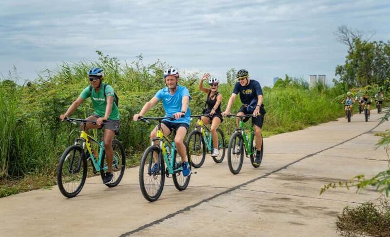 Phnom Penh Silk Island Sunset Bike Tour / E-Bike or Tuk Tuk - Scenic Views and Cultural Highlights