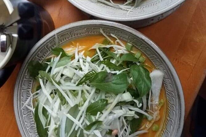 Phnom Penh Street Art and Noodle Lovers Tour by Tuk Tuk - Exploring the Itinerary: What to Expect at Each Stop