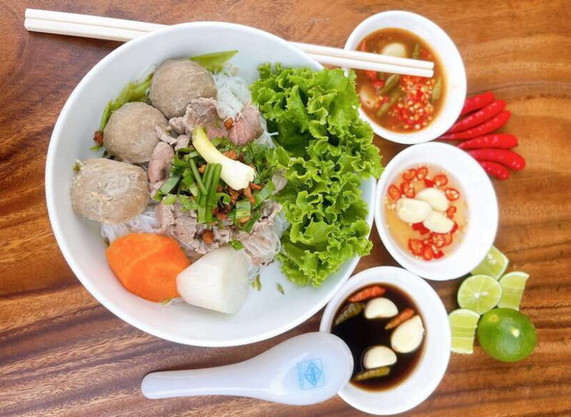 Phnom Penh: Street Art & Food Tour by Tuk-Tuk - The Breakdown: What to Expect on the Tour