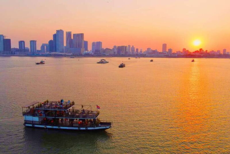 Phnom Penh: Sunset Cruise with Unlimited Beer &Fruit platter - Key Points