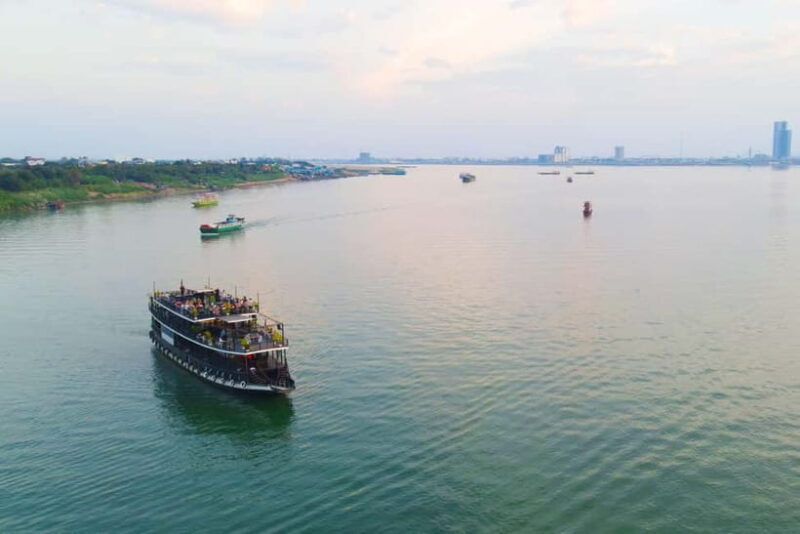Phnom Penh: Sunset Dinner Cruise with English Speaking Guide - What to Expect from the Phnom Penh Sunset Dinner Cruise